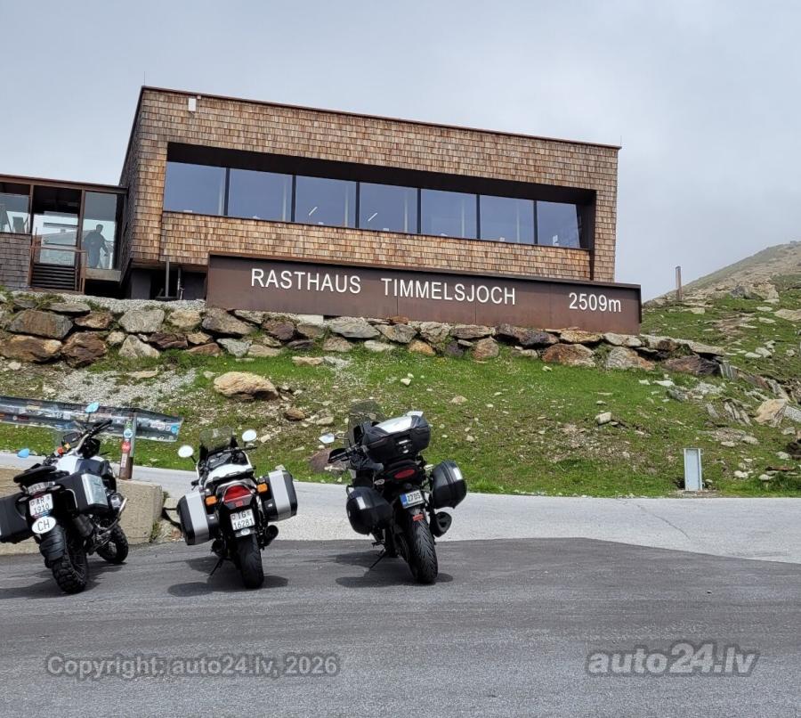 Black Kawasaki Versys 1000 2014 in Tallinn, with an engine capacity of 1.04 L and mileage of 45 thousand km for 6000 €, photo 11 on AUTOMOTO.COM.LV
