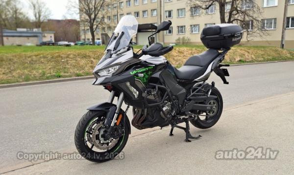 Черный Кавасаки Versys 1000 2023 в Таллин, объемом двигателя 1.04 л и пробегом 4 тыс. км за 13500 €, фото 1 на AUTOMOTO.COM.LV