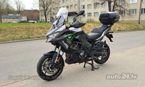Melns Kawasaki Versys 1000 2023 Tallina, ar dzinēja tilpumu 1.04 L un nobraukumu 4 tūkst. km par 13500 €, foto  vietnē AUTOMOTO.COM.LV