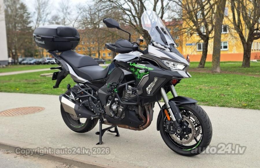 Черный Кавасаки Versys 1000 2023 в Таллин, объемом двигателя 1.04 л и пробегом 4 тыс. км за 13500 €, фото 2 на AUTOMOTO.COM.LV