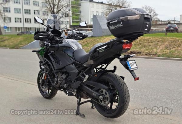 Черный Кавасаки Versys 1000 2023 в Таллин, объемом двигателя 1.04 л и пробегом 4 тыс. км за 13500 €, фото 3 на AUTOMOTO.COM.LV