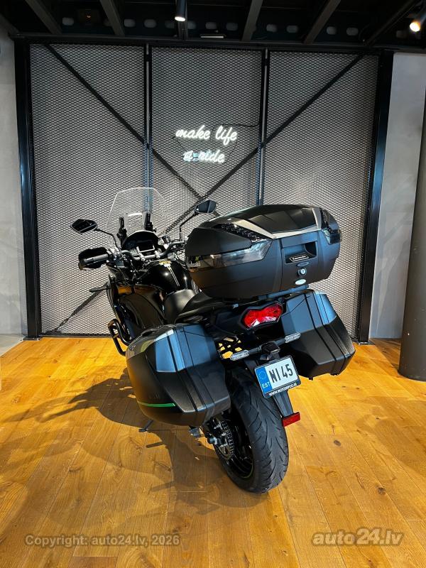 Black Kawasaki Versys 1000 2024 in Tallinn, with an engine capacity of 1.04 L and mileage of 10 thousand km for 12500 €, photo 6 on AUTOMOTO.COM.LV