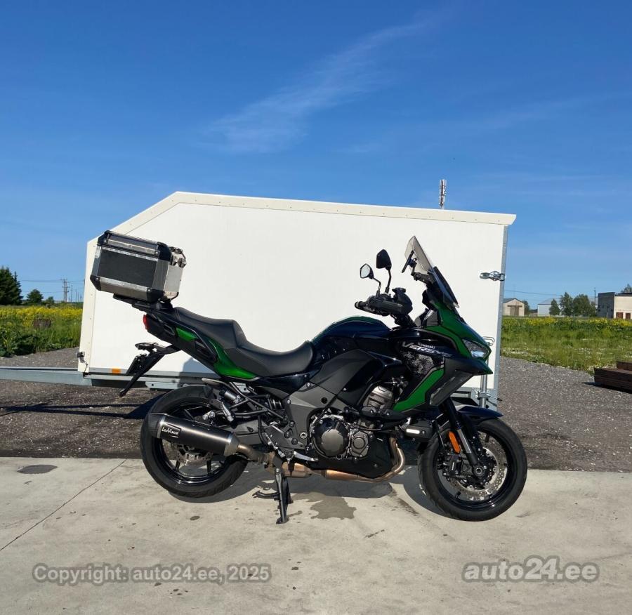Green Kawasaki Versys 1000 2021 in Tallinn, with an engine capacity of 1.04 L and mileage of 29 thousand km for 9700 €, photo 3 on AUTOMOTO.COM.LV