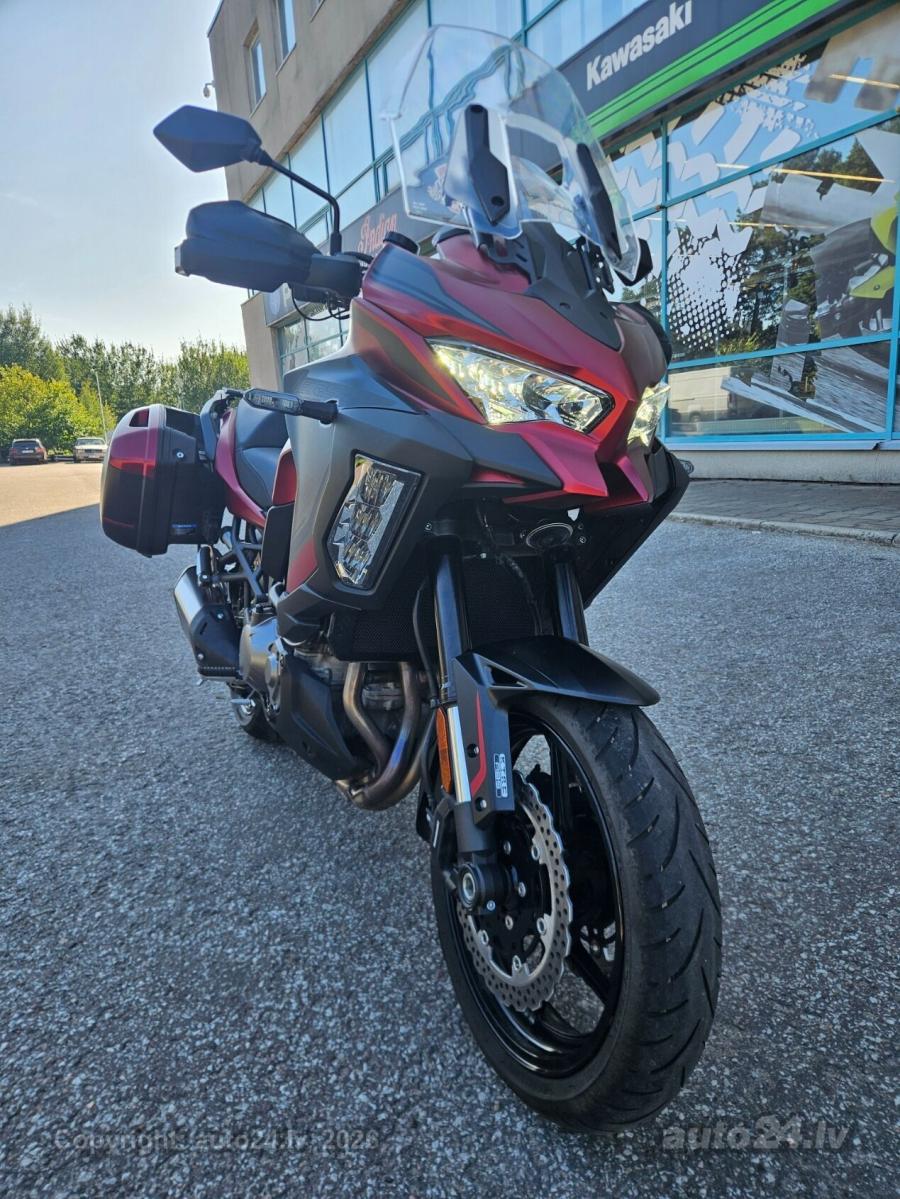 Красный Кавасаки Versys 1000 2023 в Таллин, объемом двигателя 1.04 л и пробегом 4 тыс. км за 11500 €, фото 8 на AUTOMOTO.COM.LV