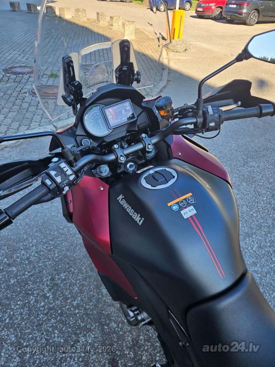 Красный Кавасаки Versys 1000 2023 в Таллин, объемом двигателя 1.04 л и пробегом 4 тыс. км за 11500 €, фото 14 на AUTOMOTO.COM.LV