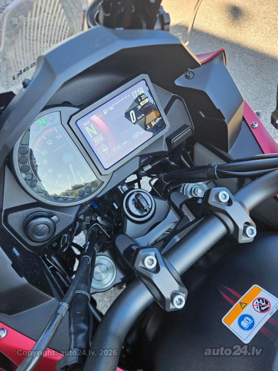 Красный Кавасаки Versys 1000 2023 в Таллин, объемом двигателя 1.04 л и пробегом 4 тыс. км за 11500 €, фото 15 на AUTOMOTO.COM.LV