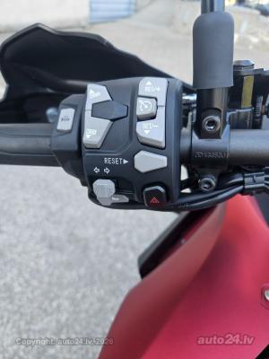 Красный Кавасаки Versys 1000 2023 в Таллин, объемом двигателя 1.04 л и пробегом 4 тыс. км за 11500 €, фото 16 на AUTOMOTO.COM.LV
