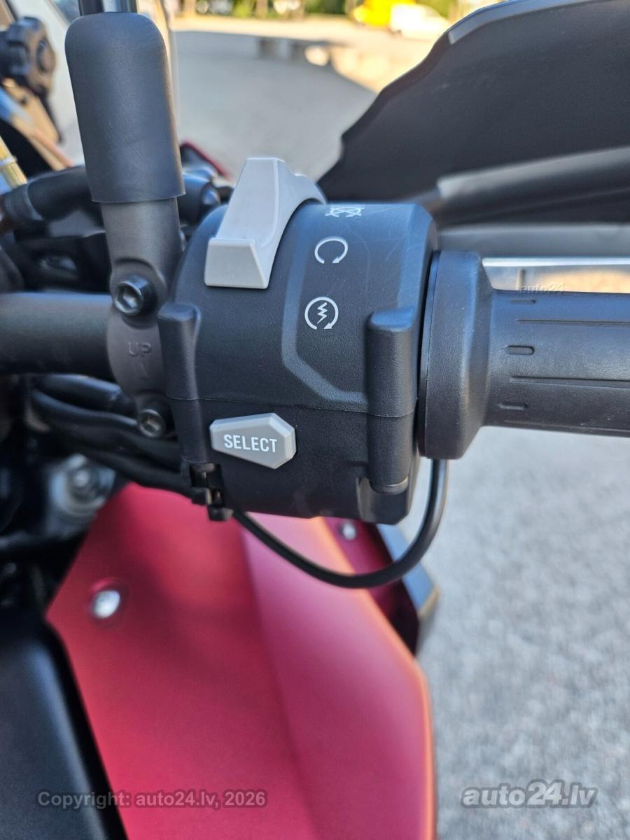 Красный Кавасаки Versys 1000 2023 в Таллин, объемом двигателя 1.04 л и пробегом 4 тыс. км за 11500 €, фото 17 на AUTOMOTO.COM.LV