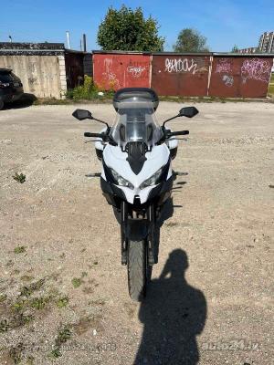 Balts Kawasaki Versys 1000 2019 Narva, ar dzinēja tilpumu 1.04 L un nobraukumu 45 tūkst. km par 9400 €, foto 5 vietnē AUTOMOTO.COM.LV