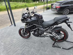 Melns Kawasaki Versys 650 2011 Panevēža, ar dzinēja tilpumu 0.65 L un nobraukumu 42 tūkst. km par 3600 €, foto 8 vietnē AUTOMOTO.COM.LV