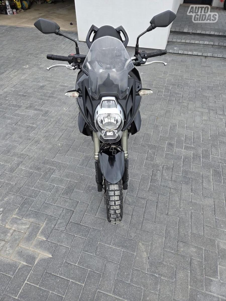 Melns Kawasaki Versys 650 2011 Panevēža, ar dzinēja tilpumu 0.65 L un nobraukumu 42 tūkst. km par 3600 €, foto 9 vietnē AUTOMOTO.COM.LV