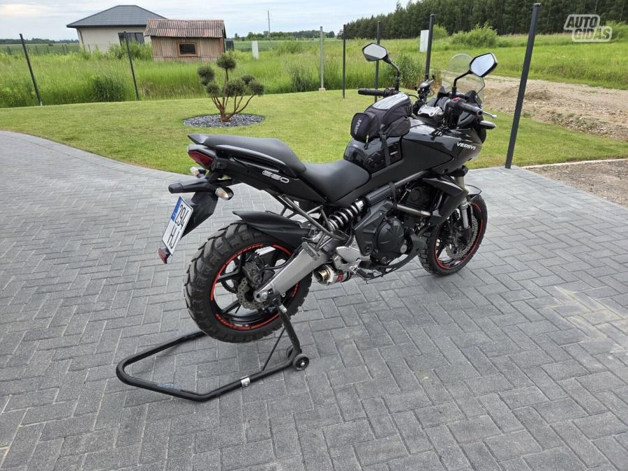 Melns Kawasaki Versys 650 2011 Panevēža, ar dzinēja tilpumu 0.65 L un nobraukumu 42 tūkst. km par 3300 €, foto 4 vietnē AUTOMOTO.COM.LV