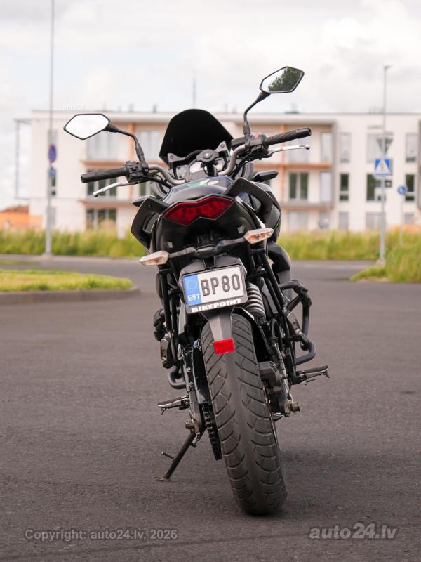 Melns Kawasaki Versys 650 2013 Tartu, ar dzinēja tilpumu 0.65 L un nobraukumu 57 tūkst. km par 3700 €, foto 7 vietnē AUTOMOTO.COM.LV