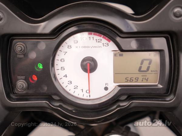 Melns Kawasaki Versys 650 2013 Tartu, ar dzinēja tilpumu 0.65 L un nobraukumu 57 tūkst. km par 3700 €, foto 10 vietnē AUTOMOTO.COM.LV