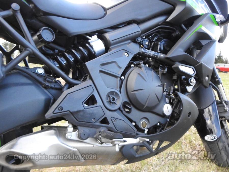 Черный Кавасаки Versys 650 2019 в Таллин, объемом двигателя 0.65 л и пробегом 16 тыс. км за 6300 €, фото 4 на AUTOMOTO.COM.LV
