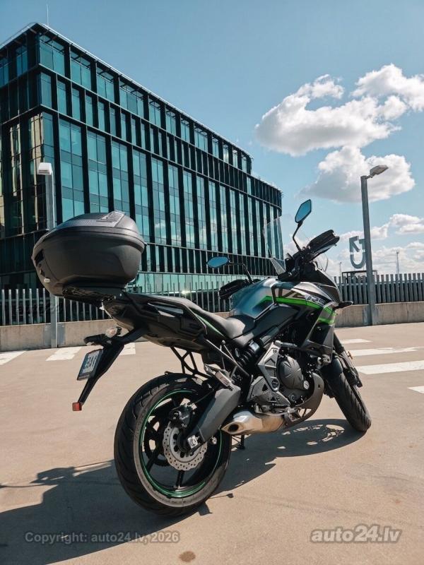 Black Kawasaki Versys 650 2019 in Tallinn, with an engine capacity of 0.65 L and mileage of 27 thousand km for 5290 €, photo 5 on AUTOMOTO.COM.LV