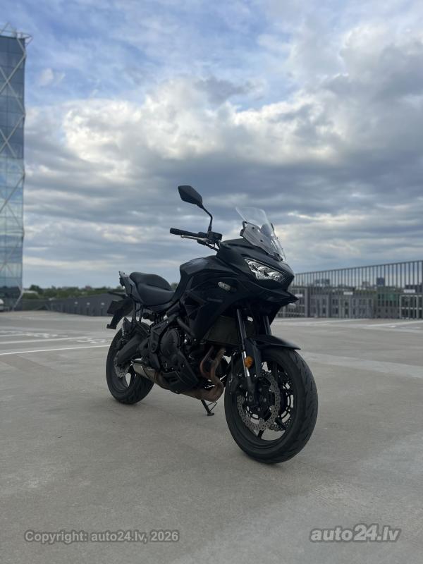Черный Кавасаки Versys 650 2022 в Таллин, объемом двигателя 0.65 л и пробегом 29 тыс. км за 5990 €, фото 3 на AUTOMOTO.COM.LV