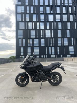 Black Kawasaki Versys 650 2022 in Tallinn, with an engine capacity of 0.65 L and mileage of 29 thousand km for 5990 €, photo 5 on AUTOMOTO.COM.LV