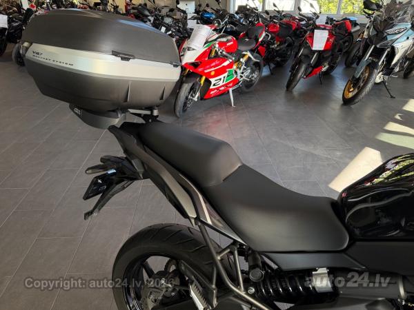 Melns Kawasaki Versys 650 2024 Tallina, ar dzinēja tilpumu 0.65 L un nobraukumu 2 tūkst. km par 6290 €, foto 9 vietnē AUTOMOTO.COM.LV