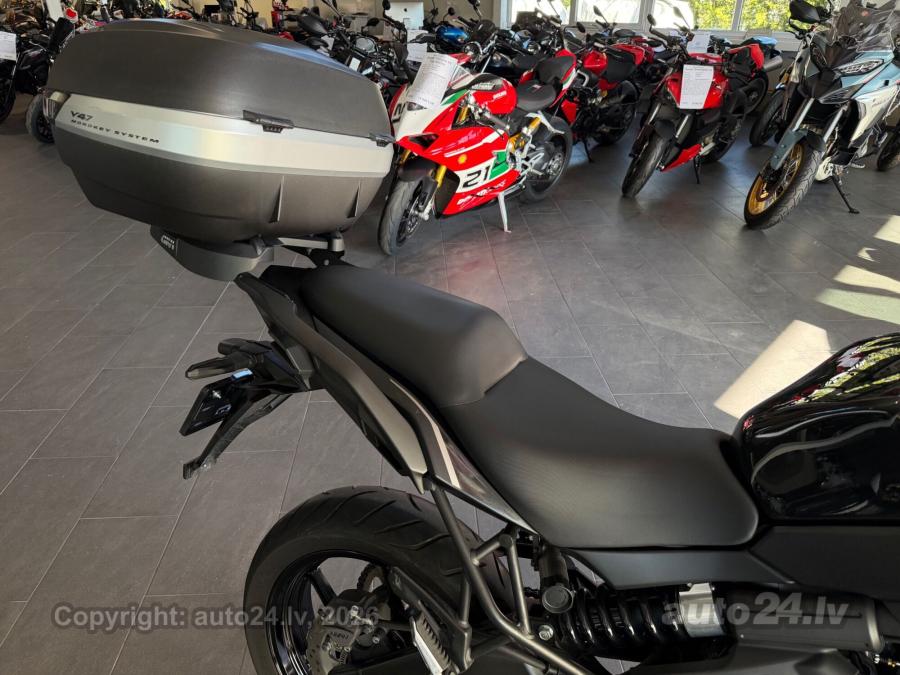 Melns Kawasaki Versys 650 2024 Tallina, ar dzinēja tilpumu 0.65 L un nobraukumu 2 tūkst. km par 6290 €, foto 10 vietnē AUTOMOTO.COM.LV