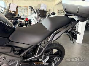 Melns Kawasaki Versys 650 2024 Tallina, ar dzinēja tilpumu 0.65 L un nobraukumu 2 tūkst. km par 6290 €, foto 20 vietnē AUTOMOTO.COM.LV