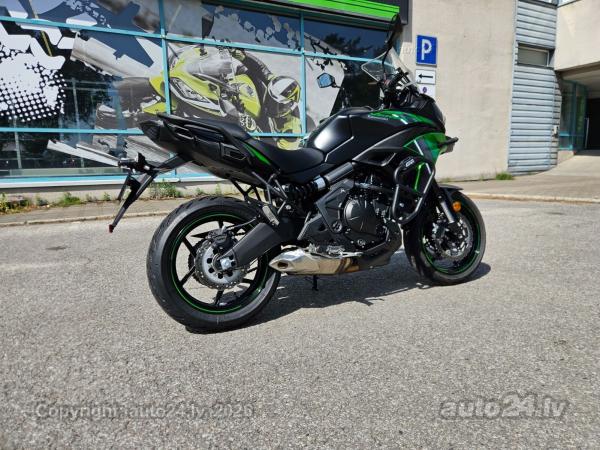 Black Kawasaki Versys 650 2024 in Tallinn, with an engine capacity of 0.65 L and mileage of 9 thousand km for 6200 €, photo 3 on AUTOMOTO.COM.LV