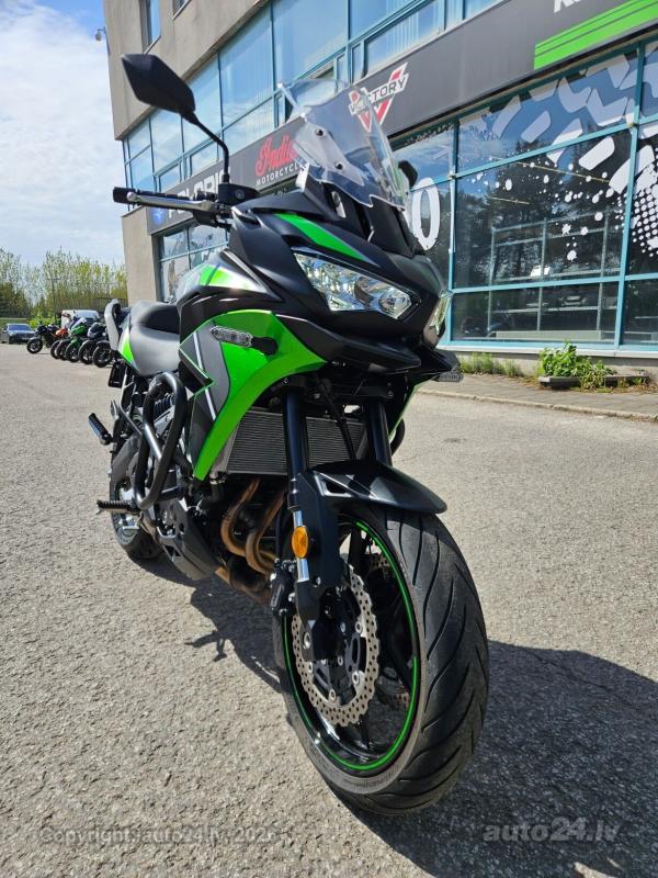 Black Kawasaki Versys 650 2024 in Tallinn, with an engine capacity of 0.65 L and mileage of 9 thousand km for 6200 €, photo 7 on AUTOMOTO.COM.LV