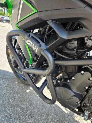 Melns Kawasaki Versys 650 2024 Tallina, ar dzinēja tilpumu 0.65 L un nobraukumu 9 tūkst. km par 6200 €, foto 12 vietnē AUTOMOTO.COM.LV
