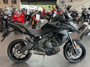 Melns Kawasaki Versys 650 2026 Tallina, ar dzinēja tilpumu 0.65 L un nobraukumu 2 tūkst. km par 7290 €, foto 3 vietnē AUTOMOTO.COM.LV
