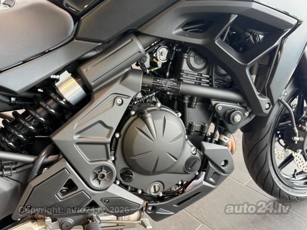 Melns Kawasaki Versys 650 2026 Tallina, ar dzinēja tilpumu 0.65 L un nobraukumu 2 tūkst. km par 7290 €, foto 5 vietnē AUTOMOTO.COM.LV