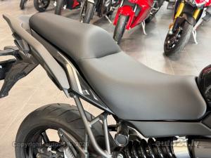 Melns Kawasaki Versys 650 2026 Tallina, ar dzinēja tilpumu 0.65 L un nobraukumu 2 tūkst. km par 7290 €, foto 8 vietnē AUTOMOTO.COM.LV