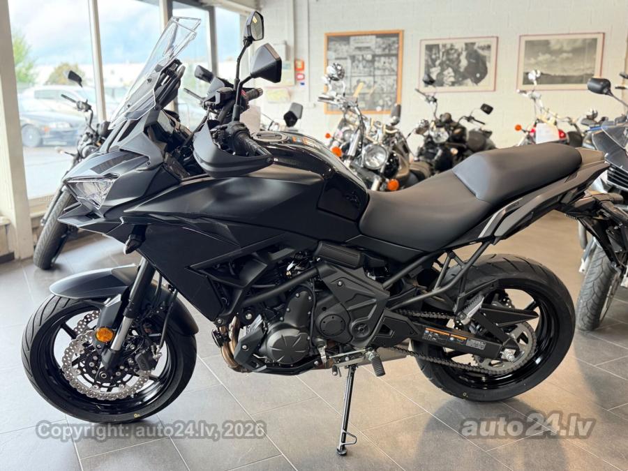 Melns Kawasaki Versys 650 2026 Tallina, ar dzinēja tilpumu 0.65 L un nobraukumu 2 tūkst. km par 7290 €, foto 13 vietnē AUTOMOTO.COM.LV