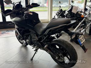 Melns Kawasaki Versys 650 2026 Tallina, ar dzinēja tilpumu 0.65 L un nobraukumu 2 tūkst. km par 7290 €, foto 14 vietnē AUTOMOTO.COM.LV
