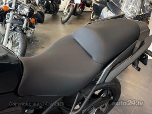 Melns Kawasaki Versys 650 2026 Tallina, ar dzinēja tilpumu 0.65 L un nobraukumu 2 tūkst. km par 7290 €, foto 17 vietnē AUTOMOTO.COM.LV