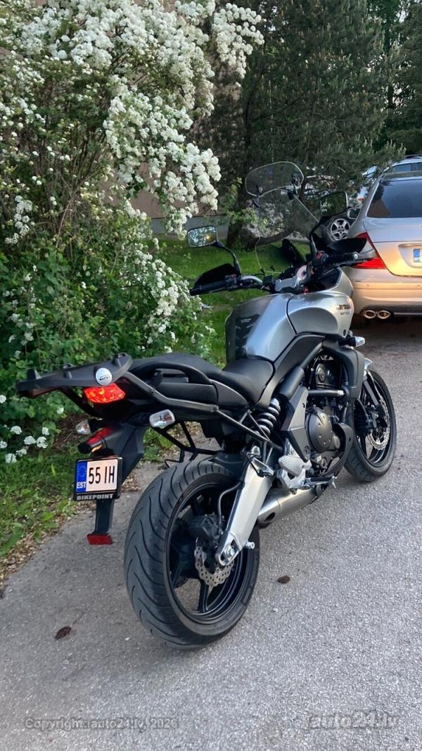 Pelēks Kawasaki Versys 650 2009 Tallina, ar dzinēja tilpumu 0.65 L un nobraukumu 36 tūkst. km par 3200 €, foto 3 vietnē AUTOMOTO.COM.LV
