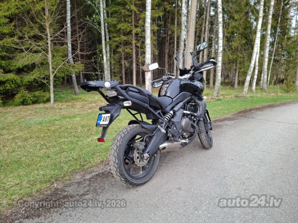 Серый Кавасаки Versys 650 2010 в Таллин, объемом двигателя 0.65 л и пробегом 47 тыс. км за 3800 €, фото 4 на AUTOMOTO.COM.LV