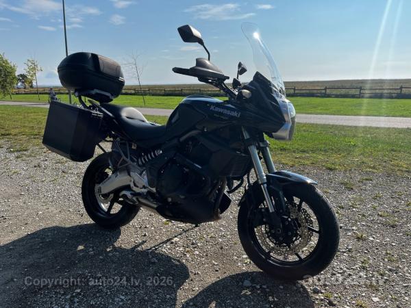 Pelēks Kawasaki Versys 650 2013 Pērnava, ar dzinēja tilpumu 0.65 L un nobraukumu 48 tūkst. km par 3750 €, foto 1 vietnē AUTOMOTO.COM.LV