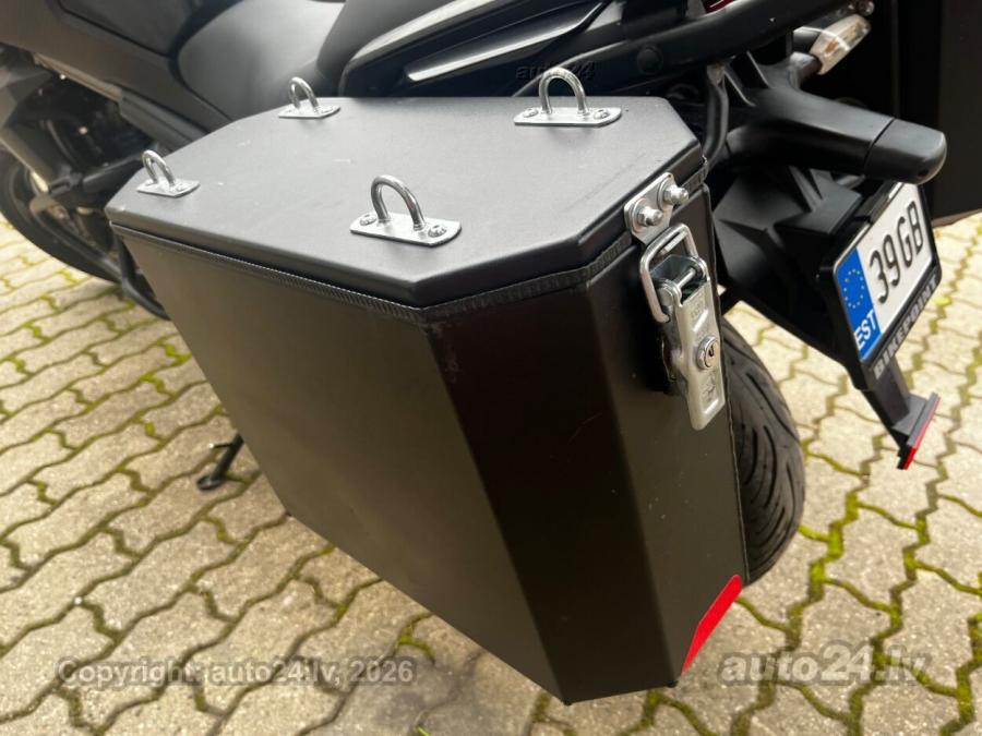 Серый Кавасаки Versys 650 2013 в Пярну, объемом двигателя 0.65 л и пробегом 48 тыс. км за 3750 €, фото 12 на AUTOMOTO.COM.LV