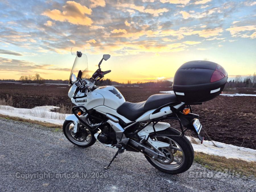 Balts Kawasaki Versys 650 2008 Elva, ar dzinēja tilpumu 0.65 L un nobraukumu 40 tūkst. km par 3500 €, foto 1 vietnē AUTOMOTO.COM.LV