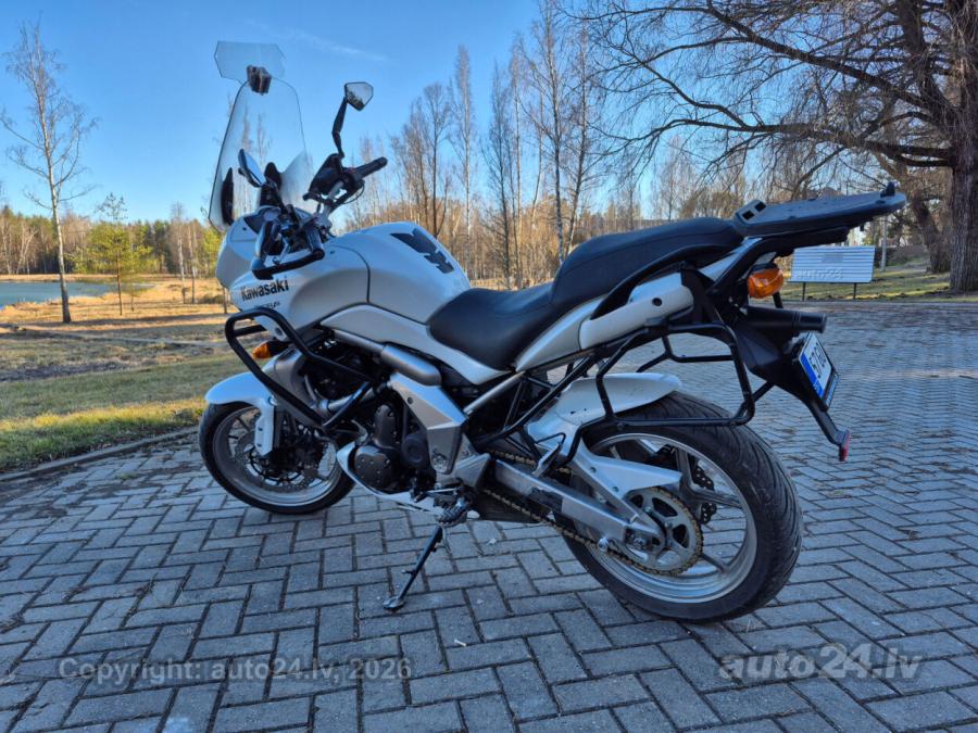 Balts Kawasaki Versys 650 2008 Elva, ar dzinēja tilpumu 0.65 L un nobraukumu 40 tūkst. km par 3500 €, foto 8 vietnē AUTOMOTO.COM.LV