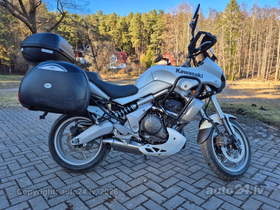 Белый Кавасаки Versys 650 2008 в Элва, объемом двигателя 0.65 л и пробегом 40 тыс. км за 3500 €, фото 4 на AUTOMOTO.COM.LV