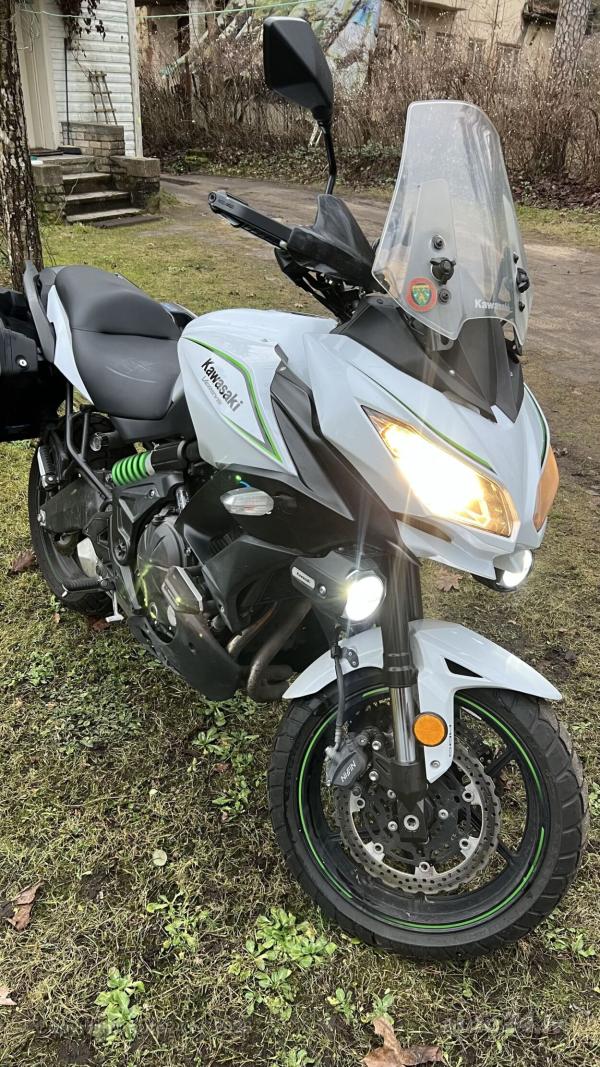 Balts Kawasaki Versys 650 2018 Tallina, ar dzinēja tilpumu 0.65 L un nobraukumu 31 tūkst. km par 7250 €, foto 2 vietnē AUTOMOTO.COM.LV