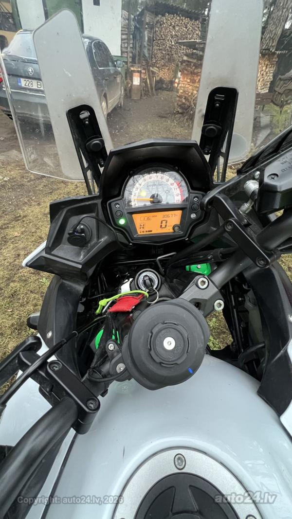 Balts Kawasaki Versys 650 2018 Tallina, ar dzinēja tilpumu 0.65 L un nobraukumu 31 tūkst. km par 6700 €, foto 3 vietnē AUTOMOTO.COM.LV