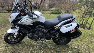 White Kawasaki Versys 650 2018 in Tallinn, with an engine capacity of 0.65 L and mileage of 31 thousand km for 7250 €, photo 5 on AUTOMOTO.COM.LV