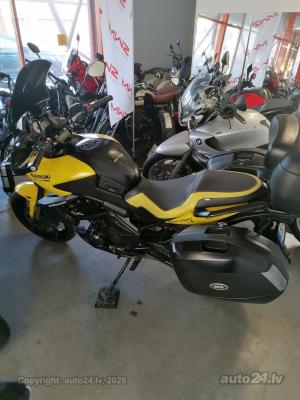 Dzeltens Kawasaki Versys 650 2013 Tallina, ar dzinēja tilpumu 0.65 L un nobraukumu 47 tūkst. km par 3900 €, foto 3 vietnē AUTOMOTO.COM.LV