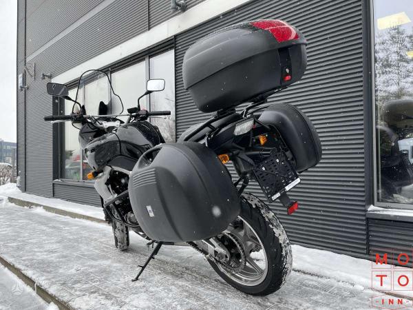 Black Kawasaki Versys 2007 in Riga, with an engine capacity of 0.65 L and mileage of 53 thousand km for 2999 €, photo 3 on AUTOMOTO.COM.LV