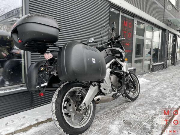 Black Kawasaki Versys 2007 in Riga, with an engine capacity of 0.65 L and mileage of 53 thousand km for 2999 €, photo 4 on AUTOMOTO.COM.LV