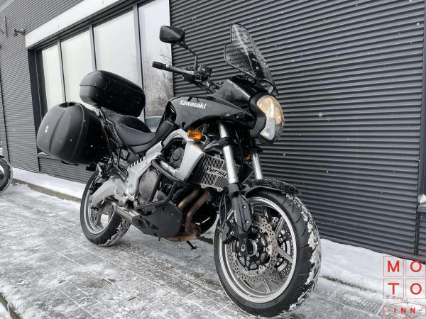 Black Kawasaki Versys 2007 in Riga, with an engine capacity of 0.65 L and mileage of 53 thousand km for 2999 €, photo 6 on AUTOMOTO.COM.LV