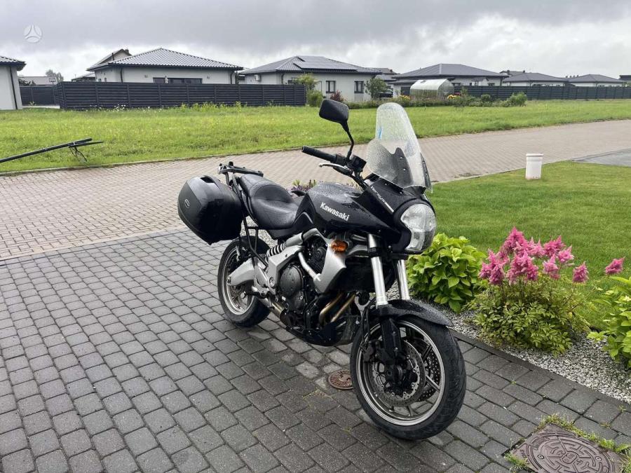 Черный Кавасаки Versys 2007 в Клайпеда, объемом двигателя 0.65 л и пробегом 49 тыс. км за 2500 €, фото 1 на AUTOMOTO.COM.LV