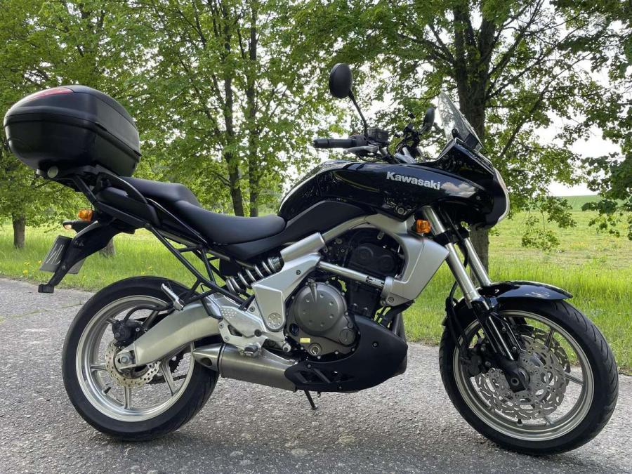 Melns Kawasaki Versys 2007 Anykščiai, ar dzinēja tilpumu 0.65 L un nobraukumu 33 tūkst. km par 2650 €, foto 6 vietnē AUTOMOTO.COM.LV